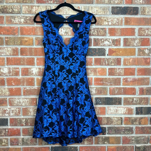 Morgan & Co. | Dresses | Morgan Co Blue Black Floral Lace Ruffle Plunge ...